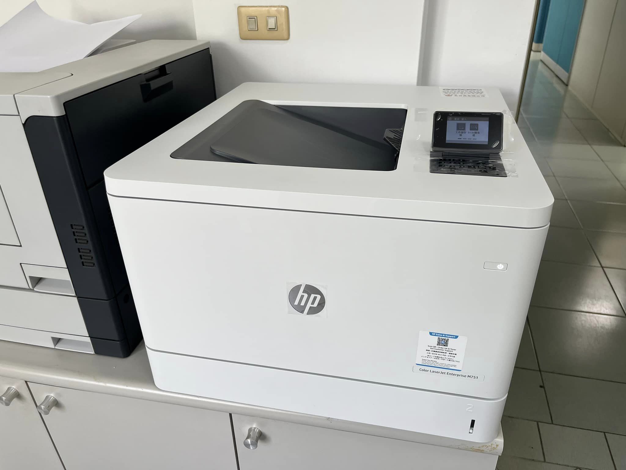 【印表機安裝】HP M751 A3 彩色雷射印表機安裝 – 泓統資訊｜印表機與UPS不斷電系統服務中心